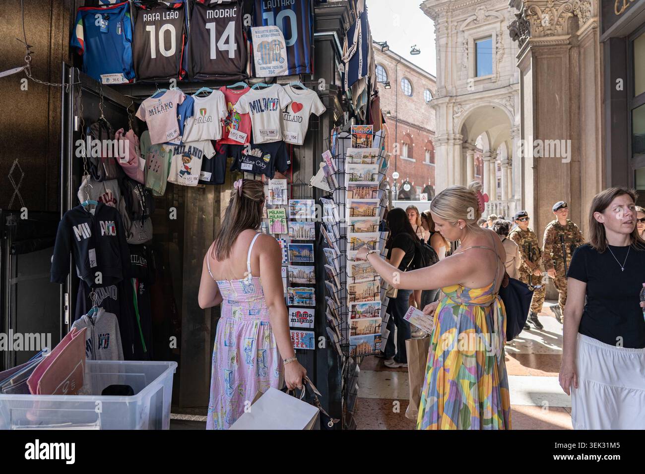 IPA85217135 - Milan, 05/31/26, Tourists, good weather and warm weather ...