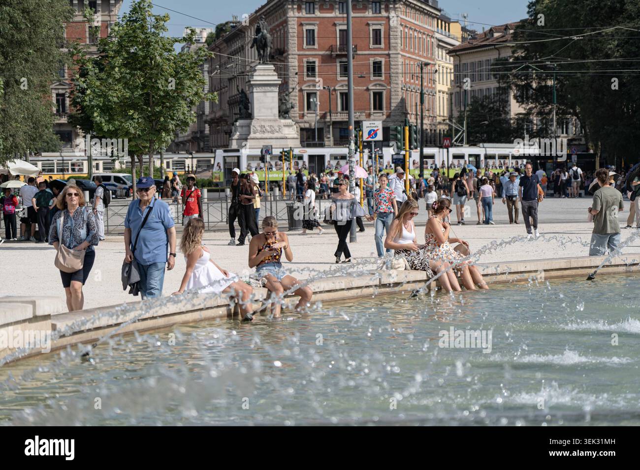 IPA85217169 - Milan, 31/05/26, tourists, good weather and hot weather ...