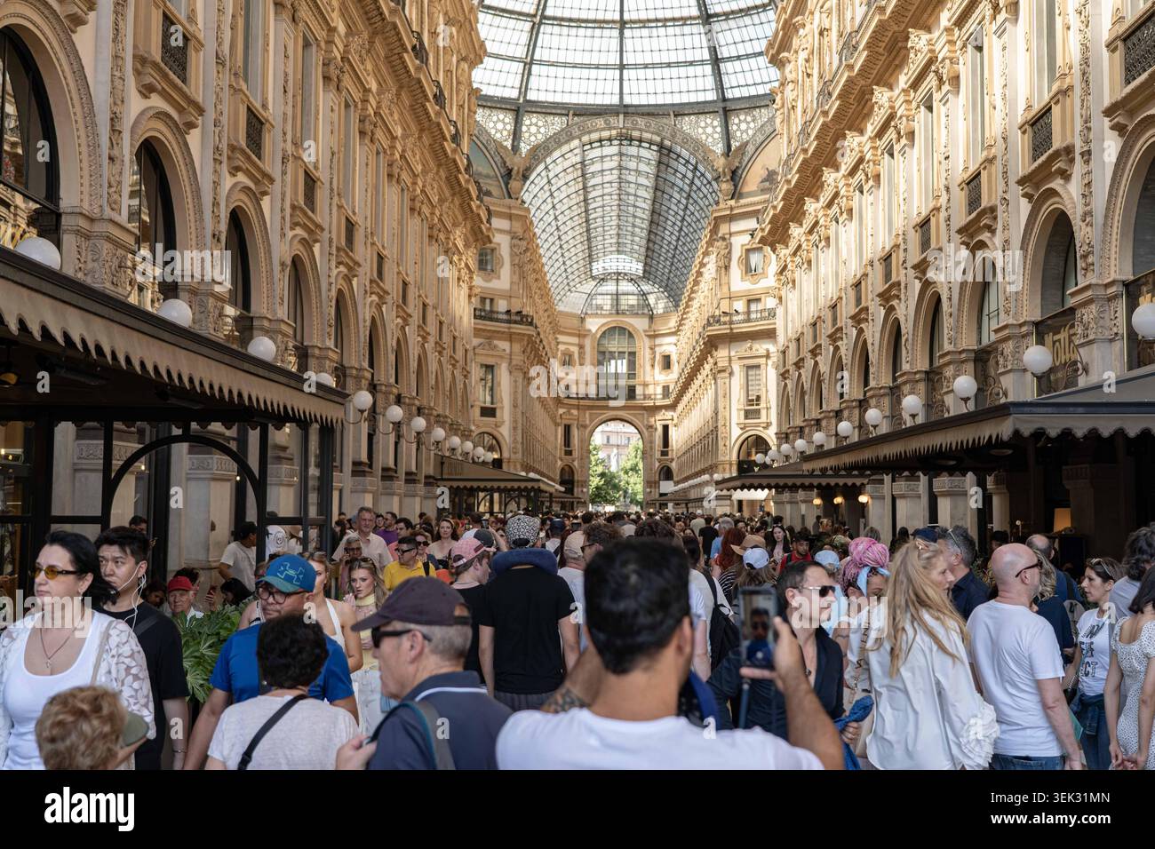 IPA85217142 - Milan, 05/31/26, Tourists, good weather and warm weather ...