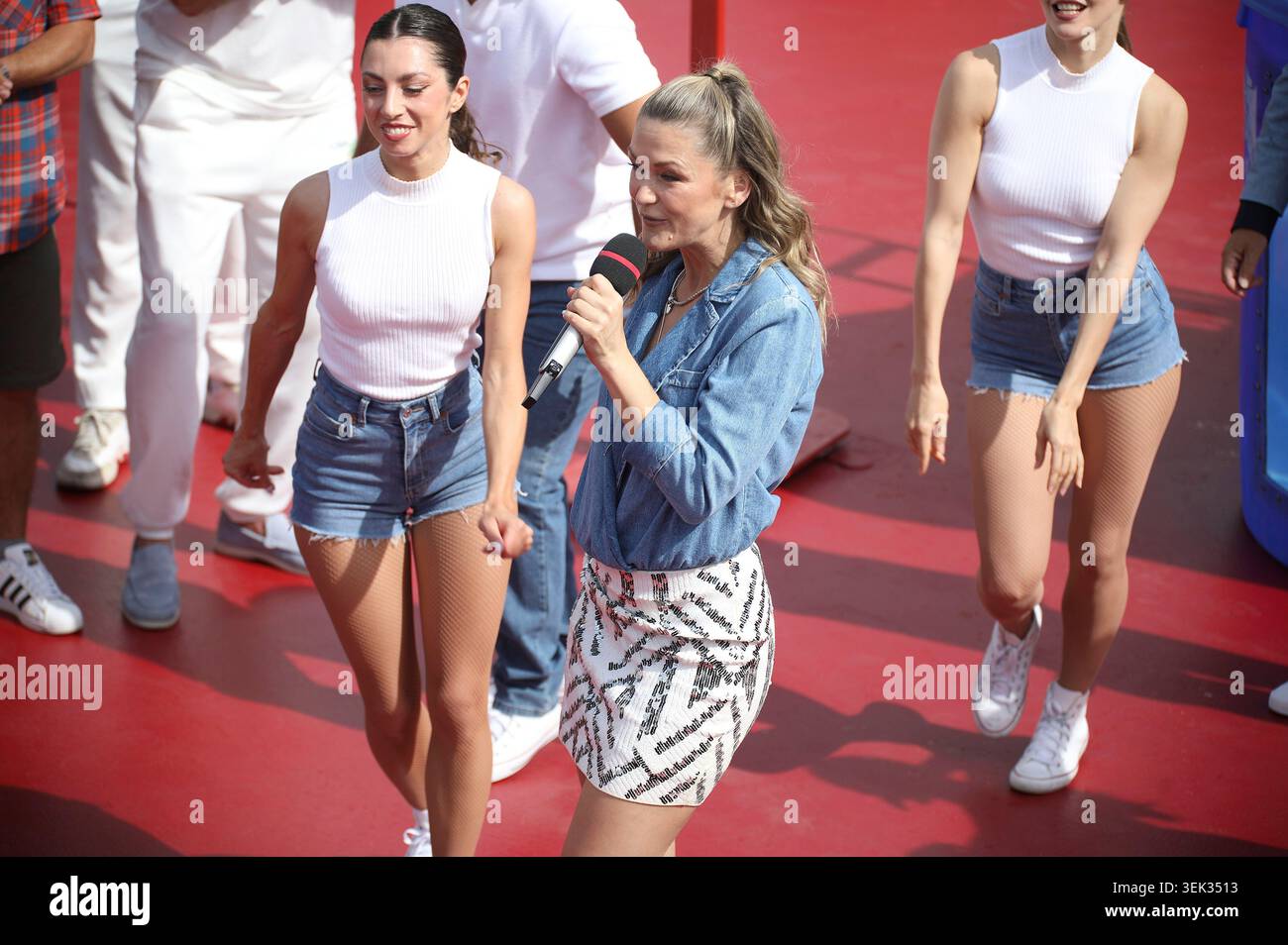 Linda Hesse in the ARD TV show 'Immer wieder sonntags' at Europa-Park ...