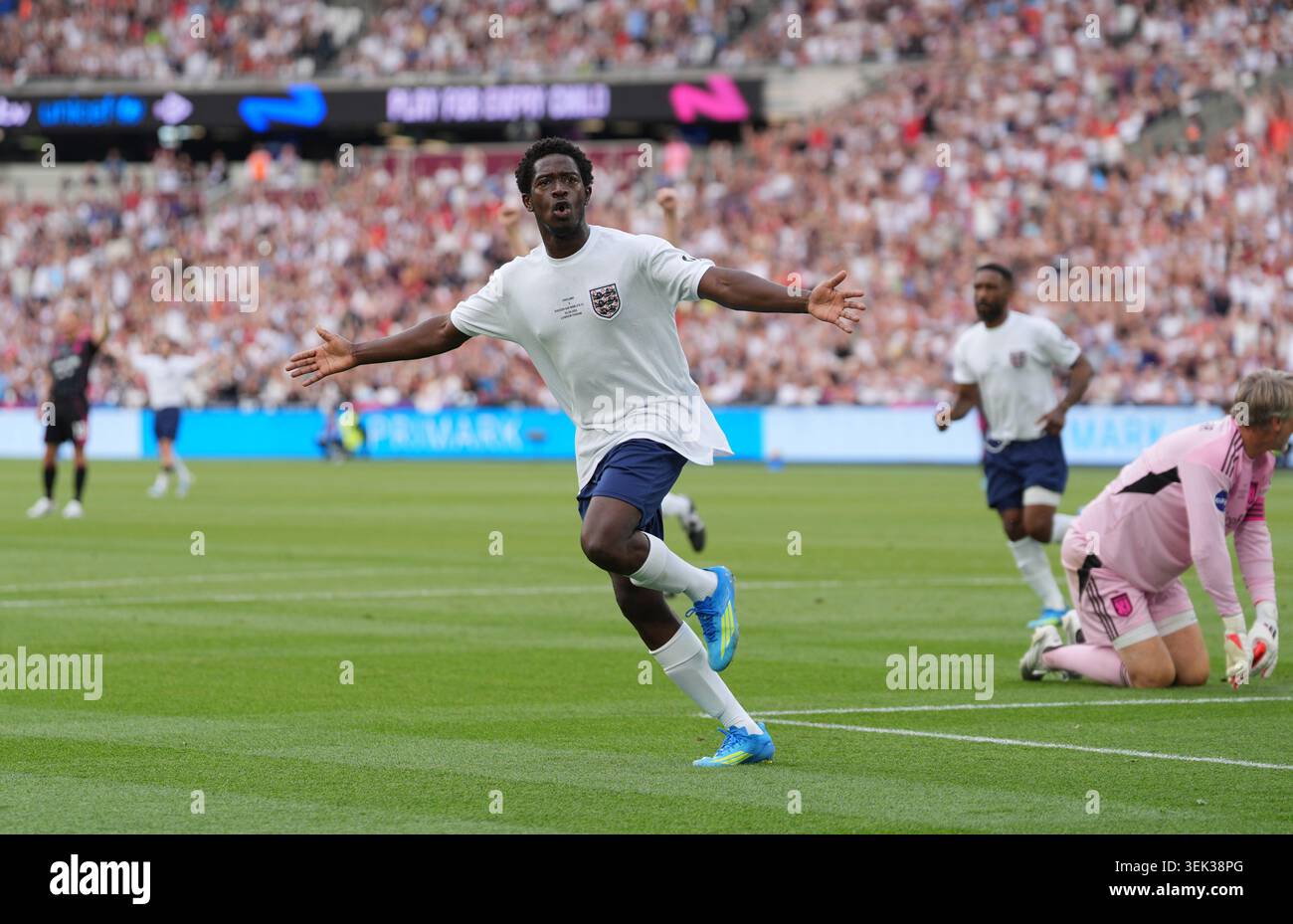 England's Damson Idris celebrates scoring their side's first goal of ...