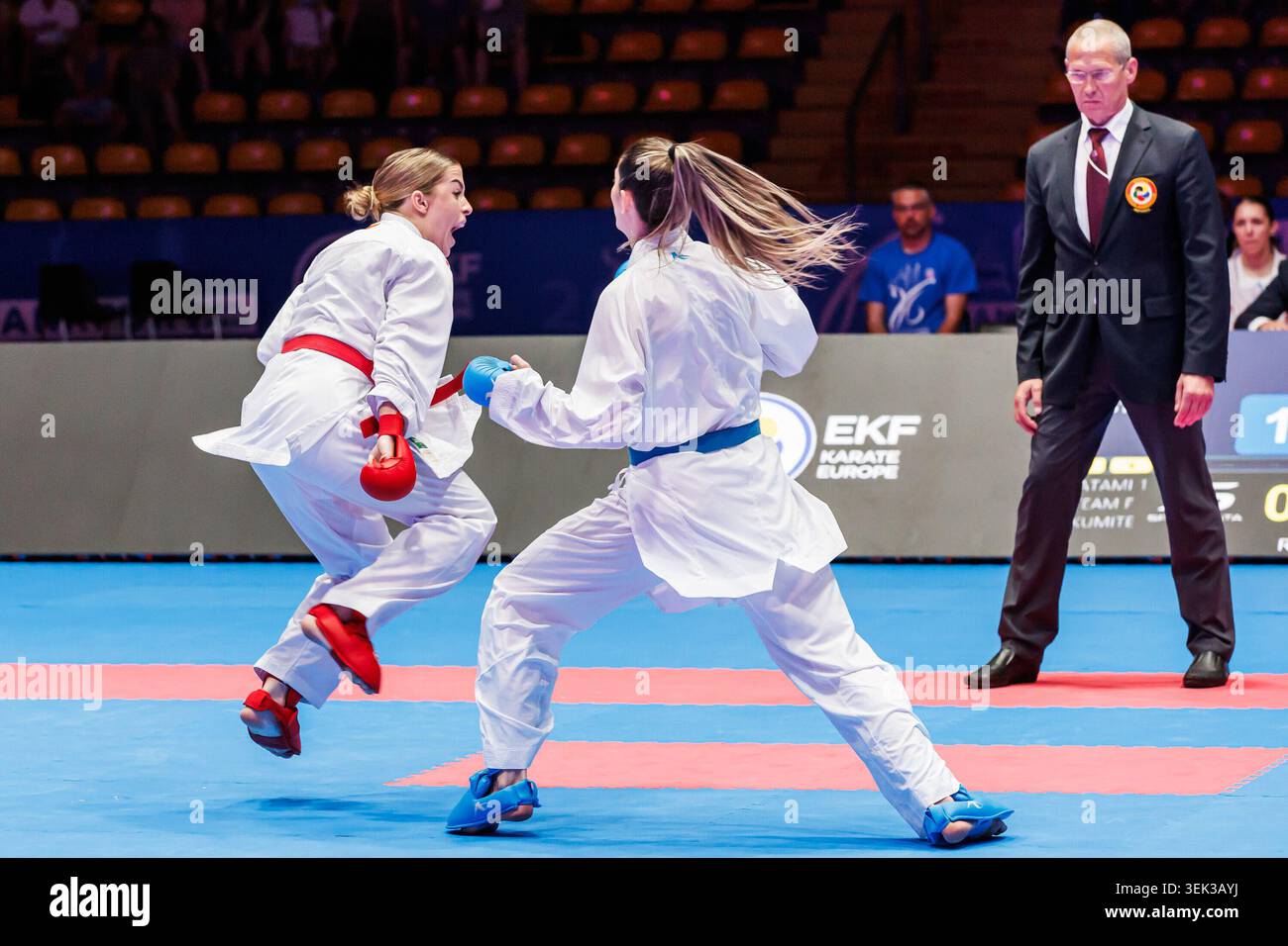 Bronze-Match Team-Kumite Frauen; Kroatien (rot) gegen Österreich (blau ...