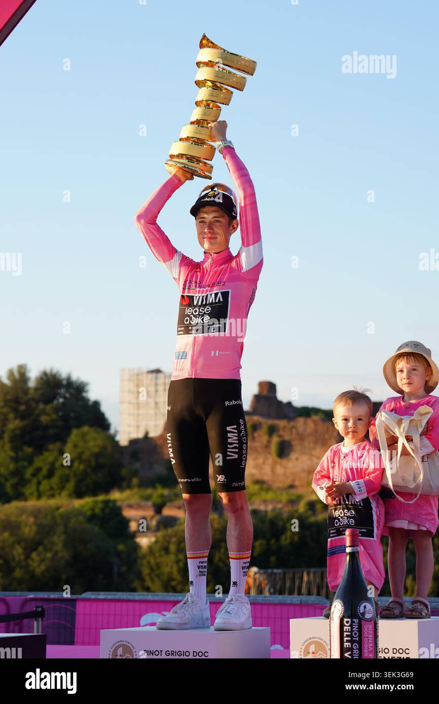 IPA85221413 - VINGEGAARD Jonas (TEAM VISMA LEASE A BIKE) wins the Giro ...