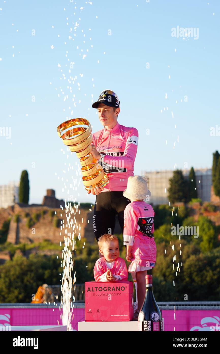 IPA85221433 - VINGEGAARD Jonas (TEAM VISMA LEASE A BIKE) wins the Giro ...
