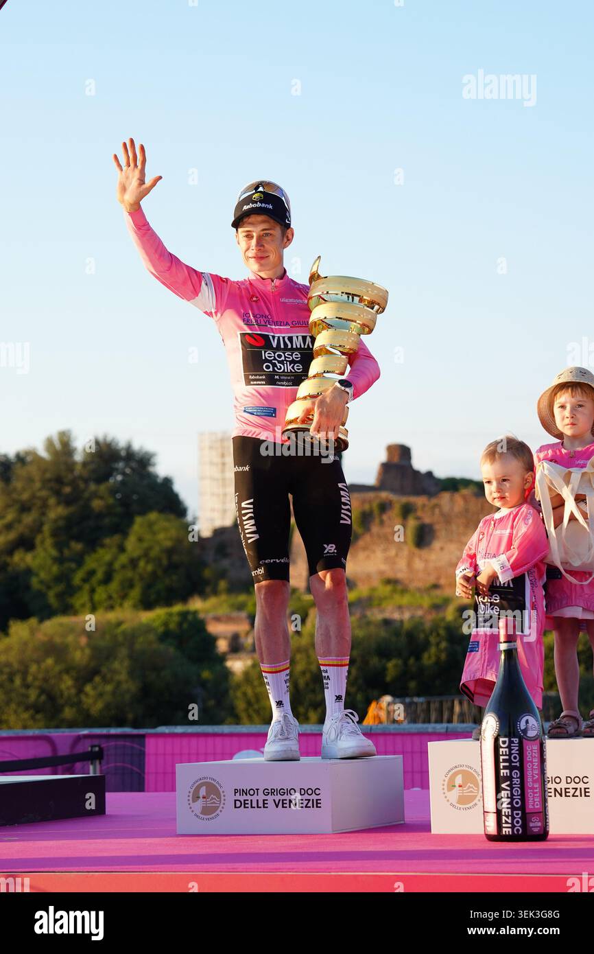 IPA85221468 - VINGEGAARD Jonas (TEAM VISMA LEASE A BIKE) wins the Giro ...