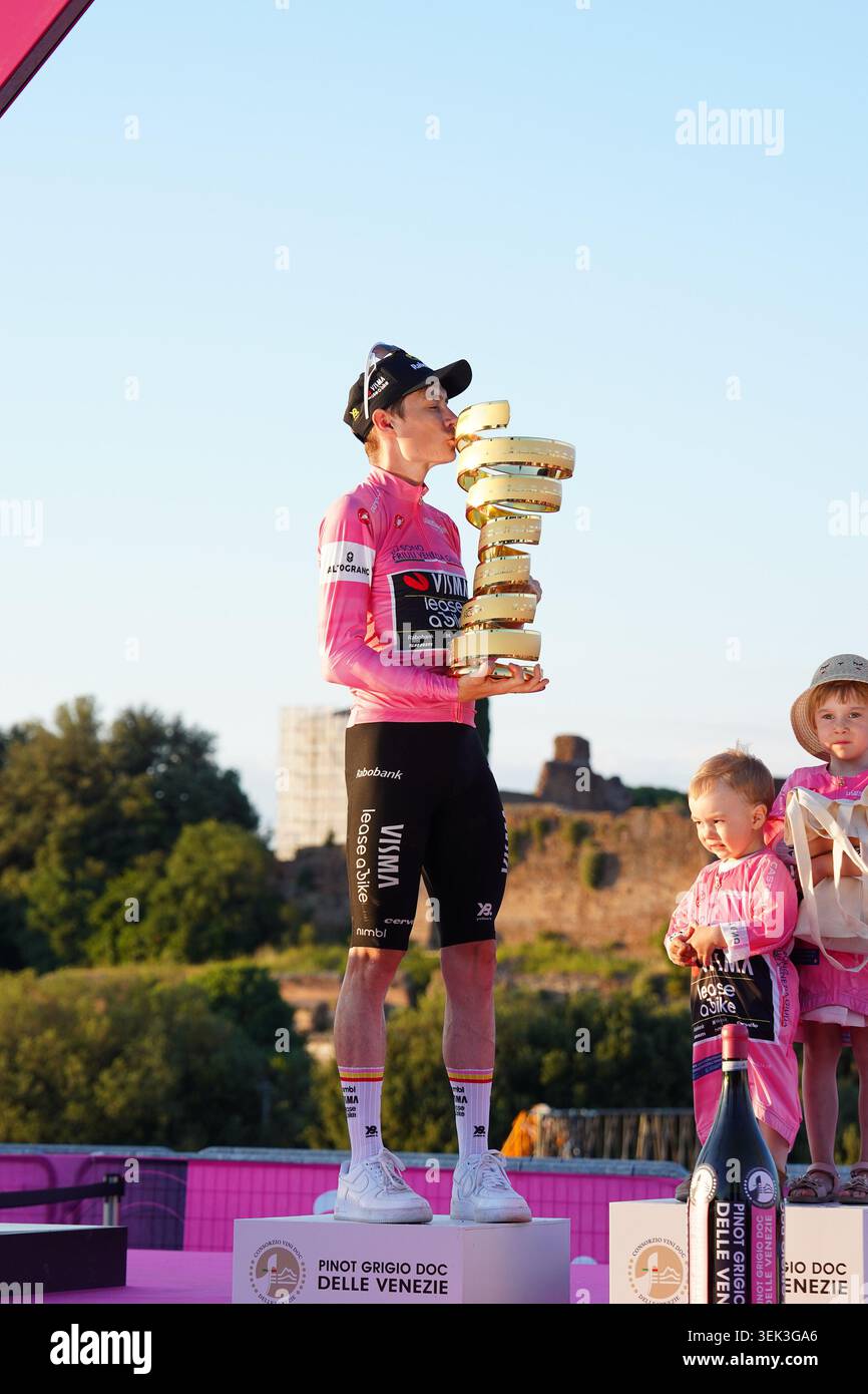 IPA85221424 - VINGEGAARD Jonas (TEAM VISMA LEASE A BIKE) wins the Giro ...