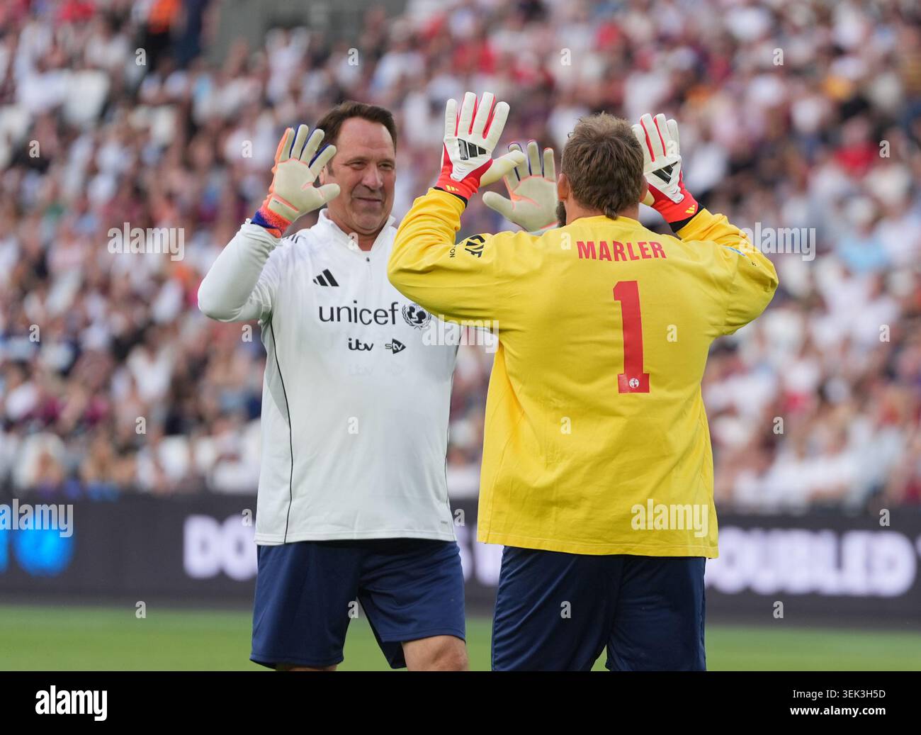 England's Joe Marler and David Seaman during Soccer Aid for UNICEF 2026 ...