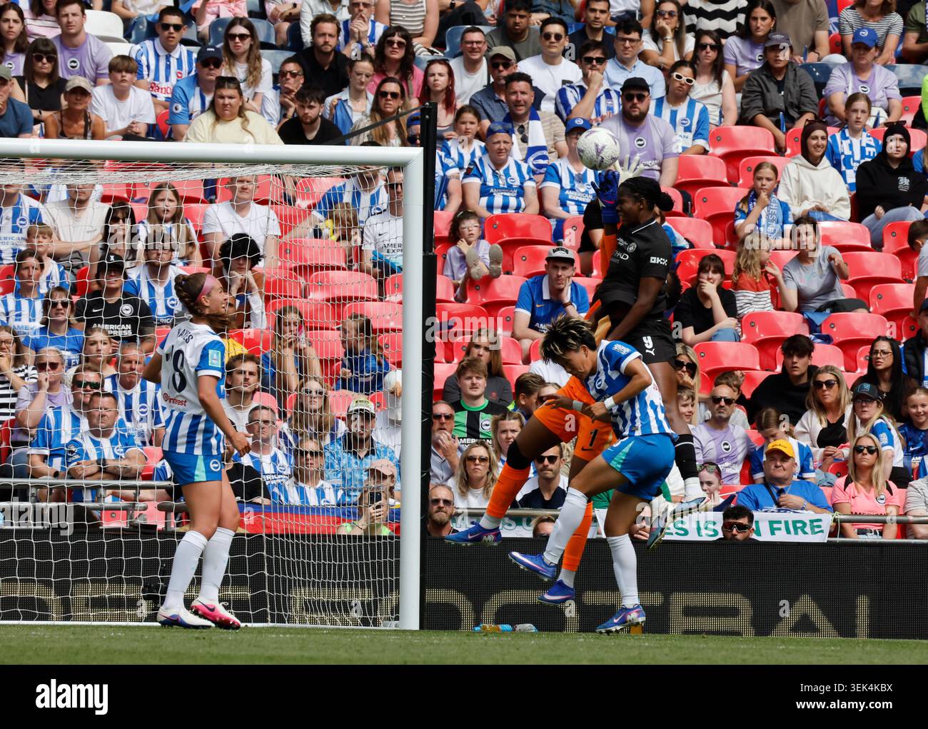 LONDON, ENGLAND - Khadija(Bunny)Shaw of Manchester City WFC scores ...