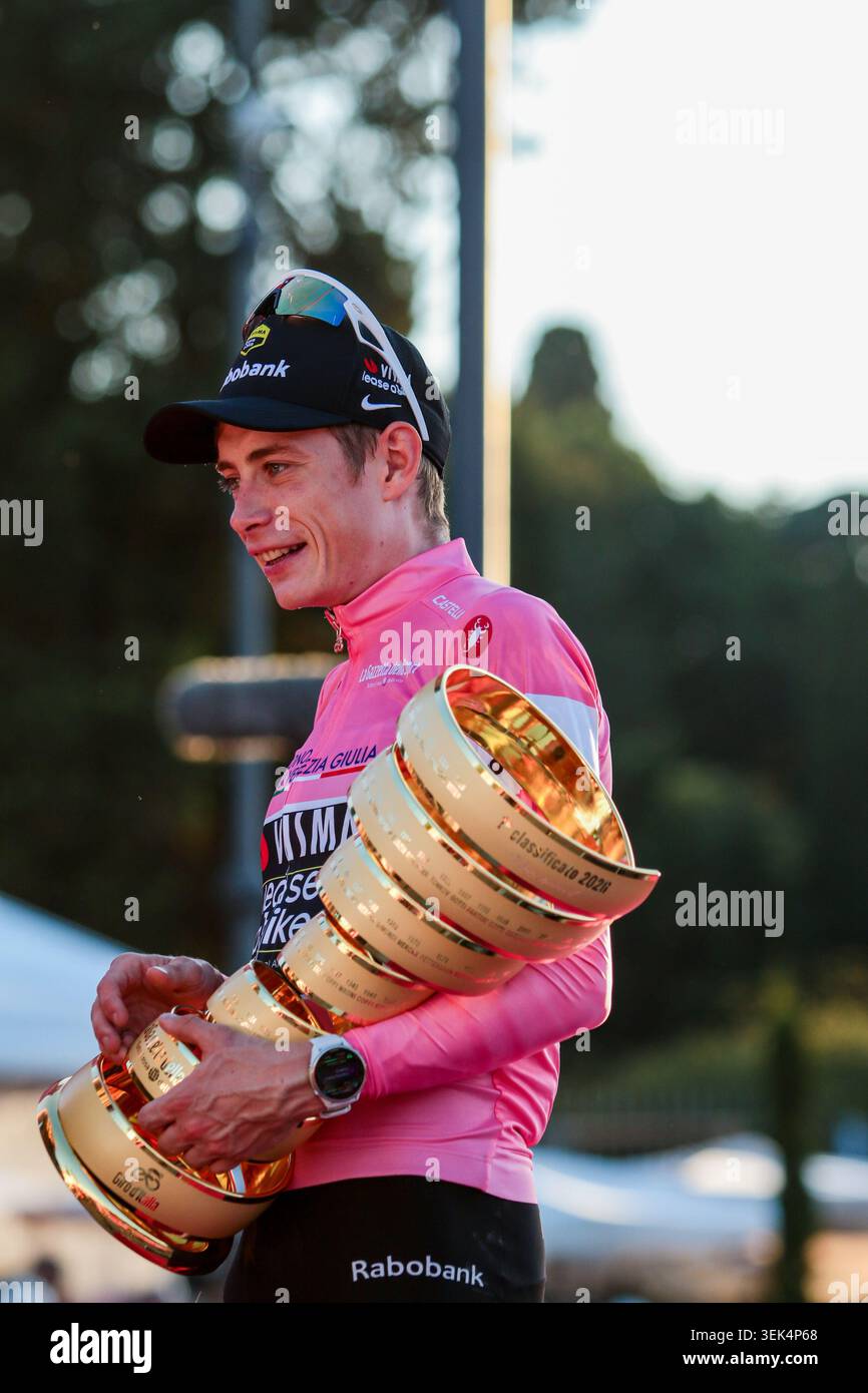 IPA85225906 - Jonas Vingegaard of TEAM VISMA. LEASE A BIKE during Rome ...