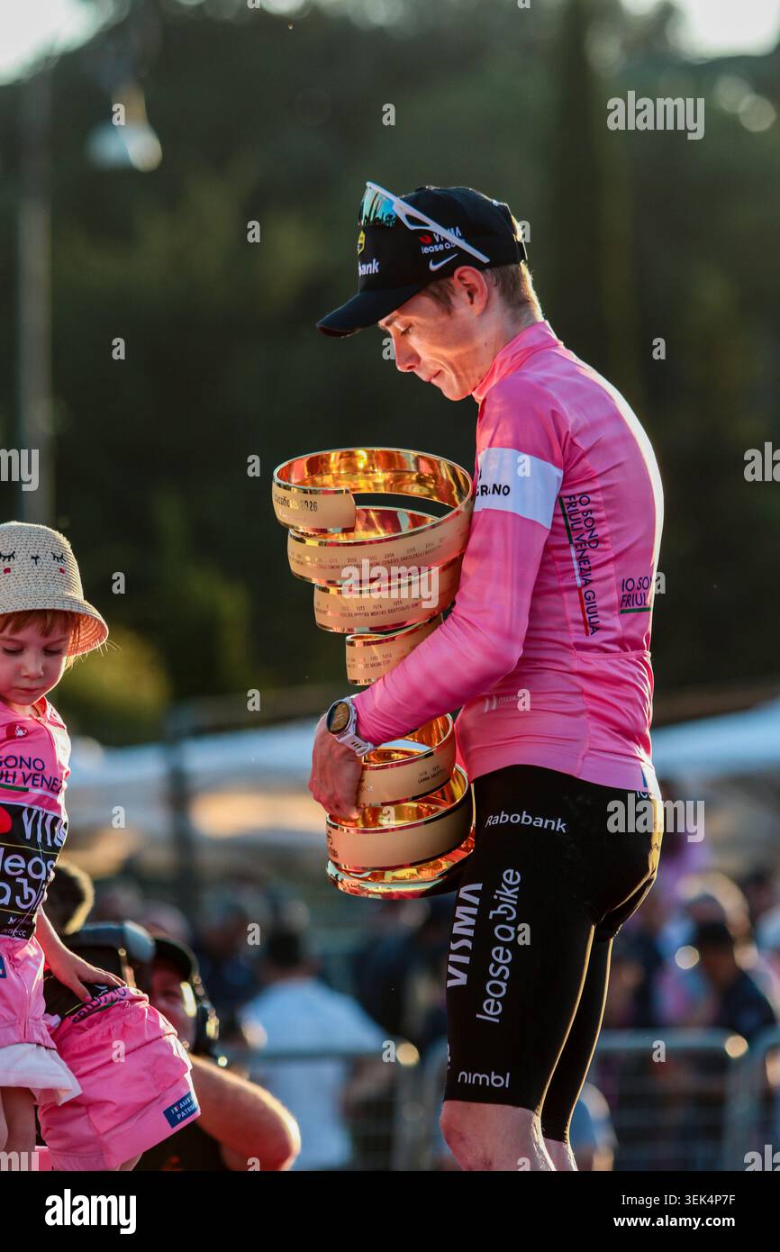 IPA85225895 - Jonas Vingegaard of TEAM VISMA. LEASE A BIKE during Rome ...