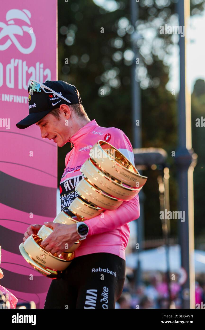 IPA85225897 - Jonas Vingegaard of TEAM VISMA. LEASE A BIKE during Rome ...