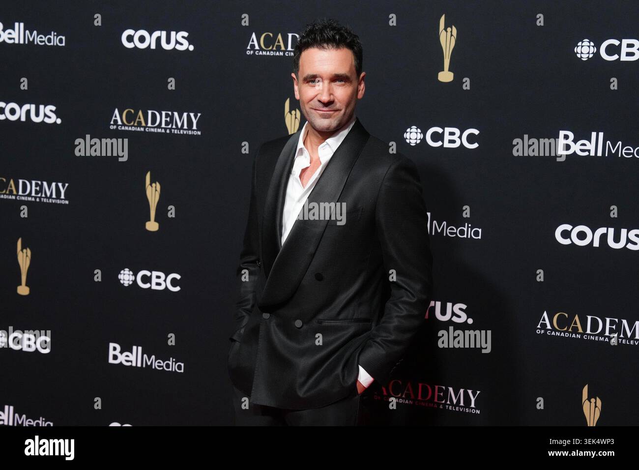 Allan Hawco walks the red carpet at The Canadian Screen Awards in ...