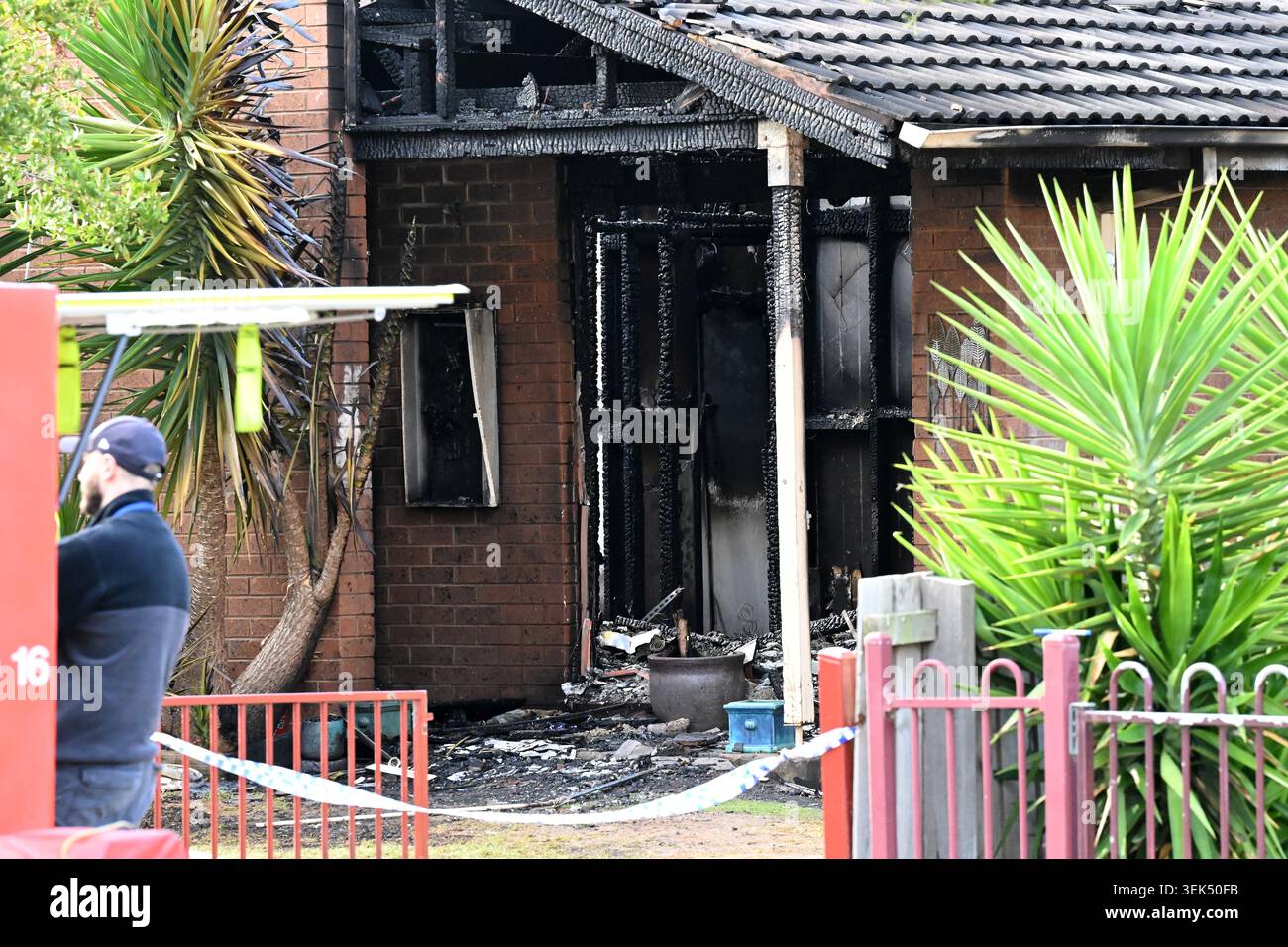 Fire damage at the scene of a fatal house fire in Werribee in Melbourne ...