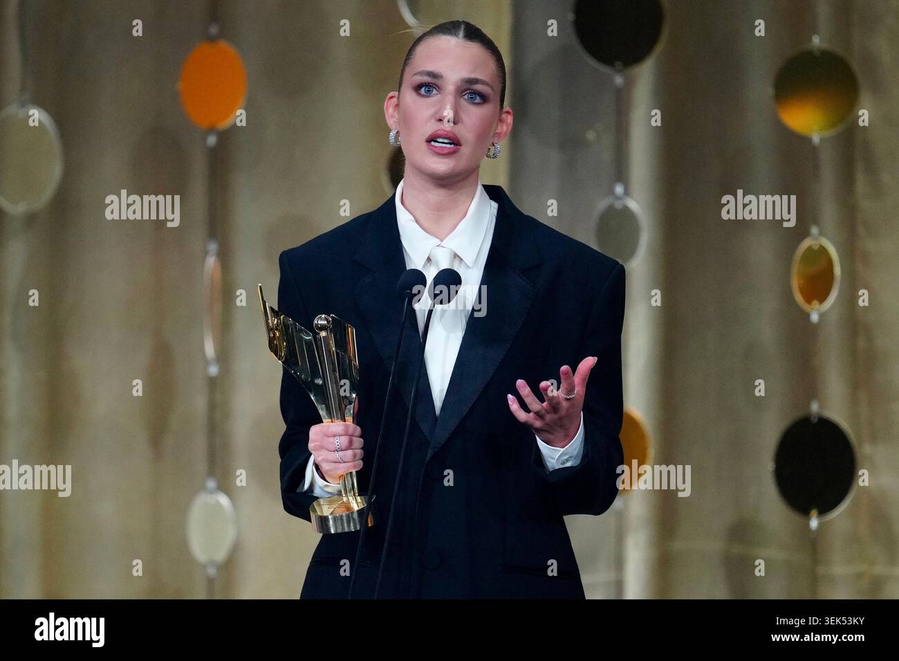 Sophie Nelisse accepts her Radius Award at the Canadian Screen Awards ...