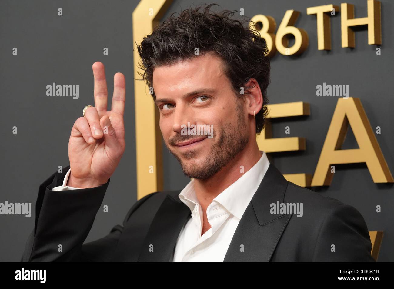 Actor Francois Arnaud arrives at the 86th annual Peabody Awards on ...