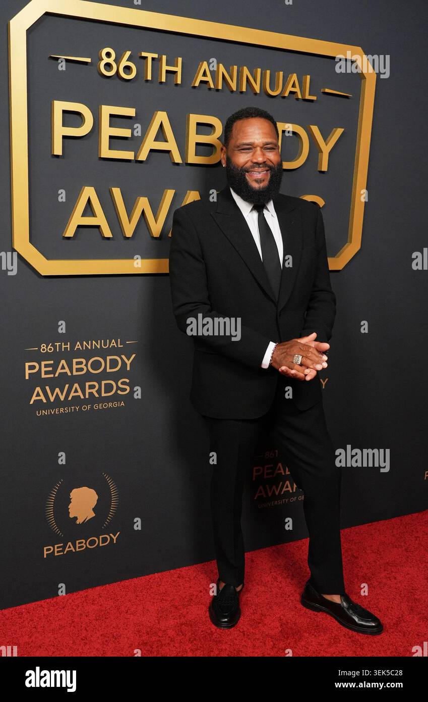 Actor Anthony Anderson arrives at the 86th annual Peabody Awards on ...