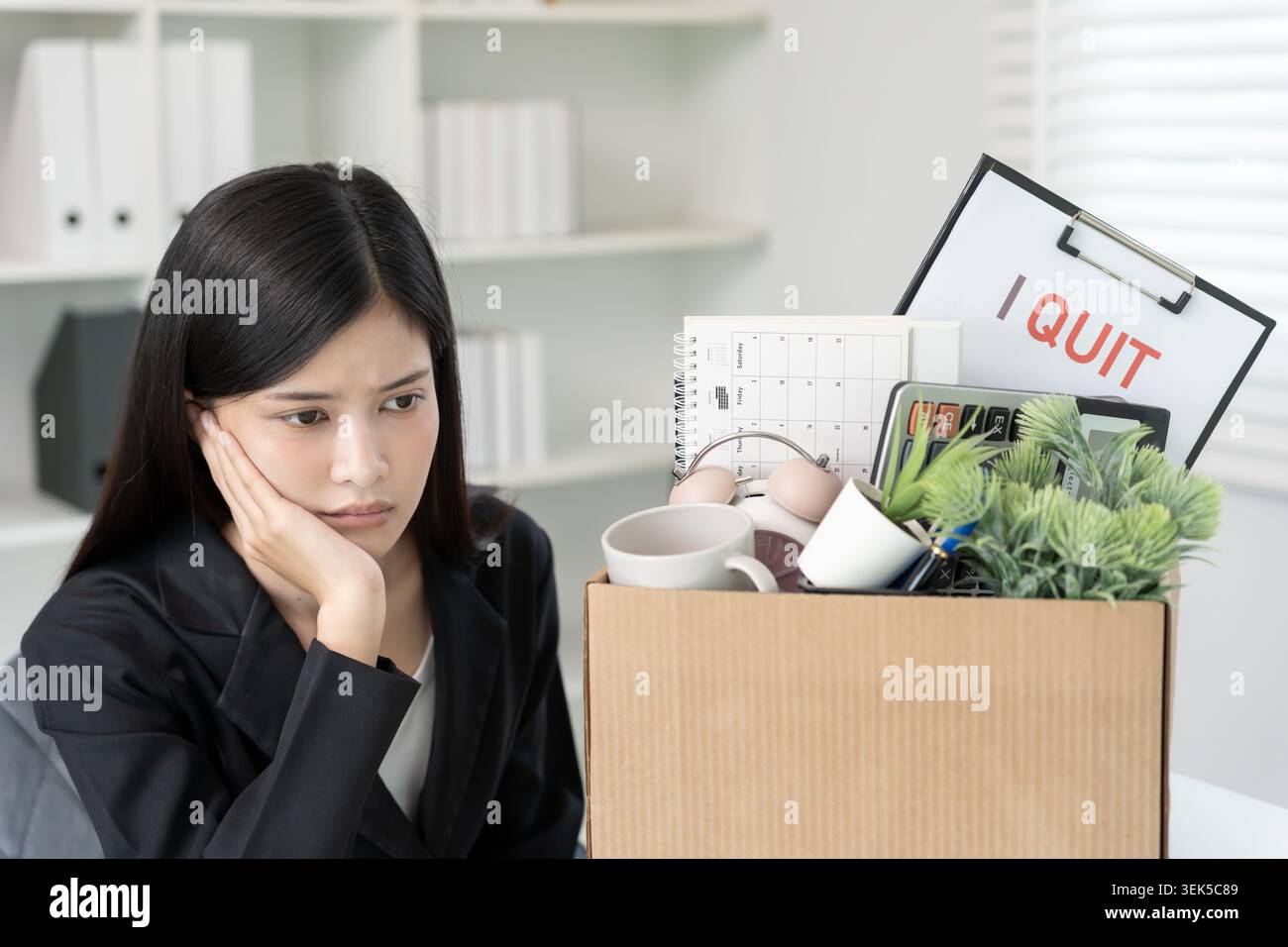 resignation, leave, quit, Stressful businesswomen will resign from the ...
