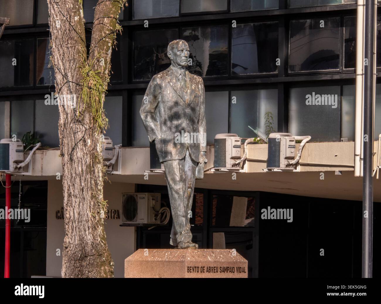Marilia, SP, Brazil. April 16, 2026. A bronze statue of Bento de Abreu ...