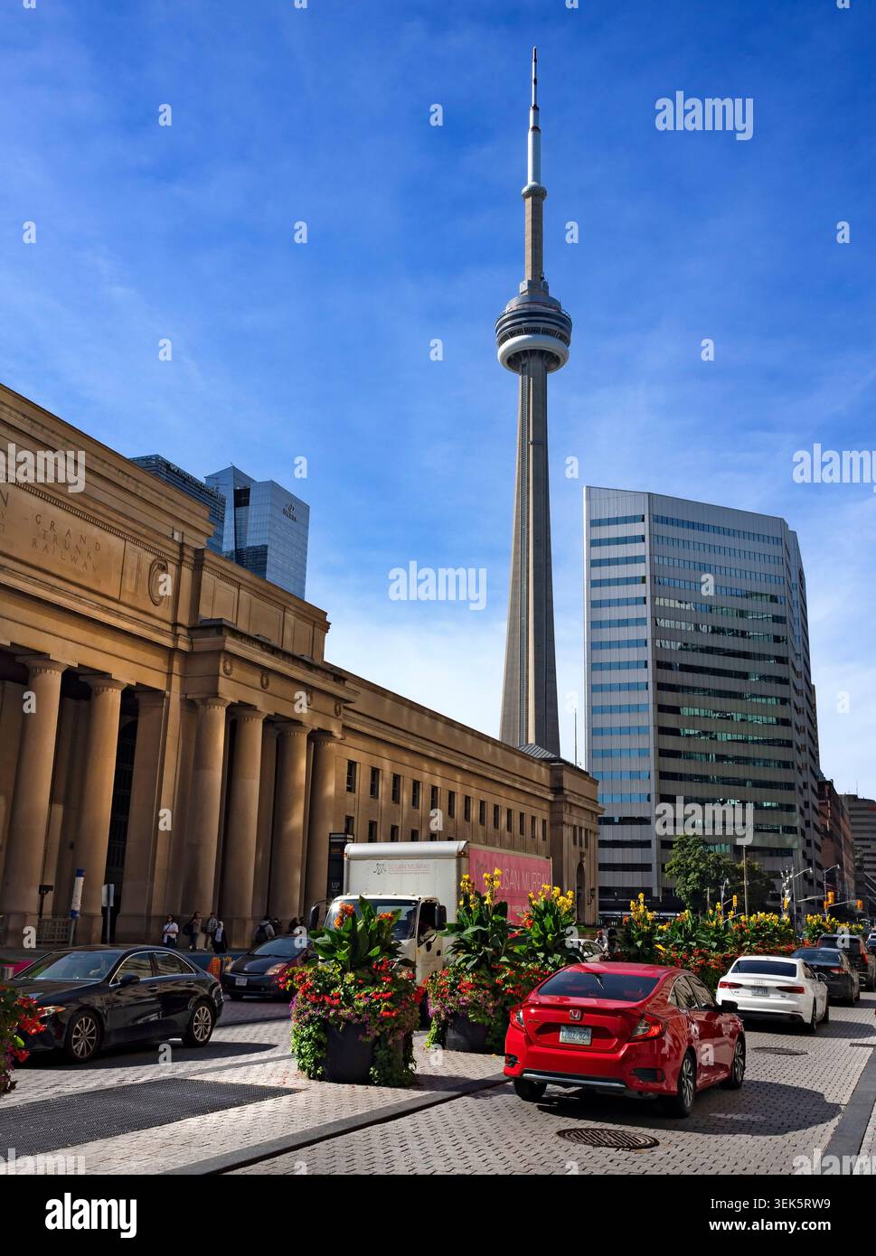 Toronto Canada / Toronto's Union Station, looking towards Front Street ...