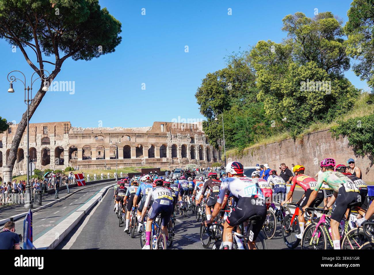 IPA85233639 - The Giro d'Italia passing near the Colesseo at Stage 21 ...