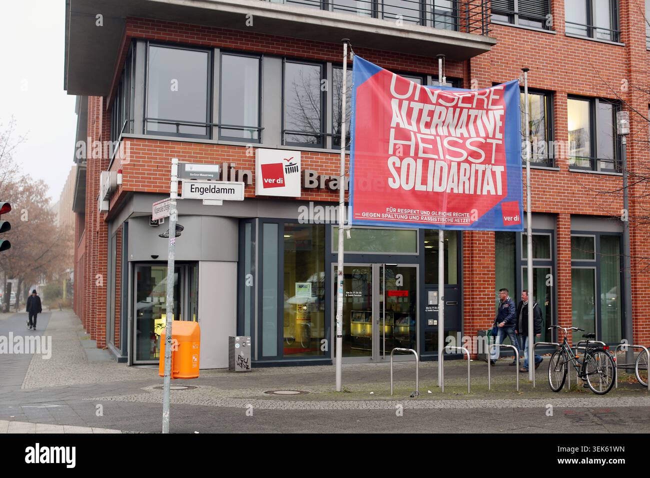 RECORD DATE NOT STATED Unsere Alternative heisst Solidarität , ver.di ...