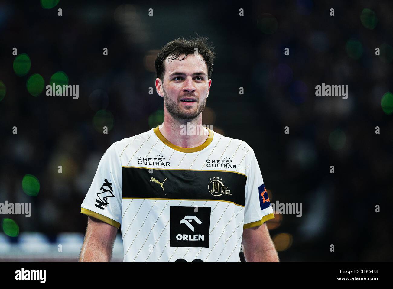 Veron Nacinovic (THW Kiel, #93) GER, Montpellier Handball vs. THW Kiel ...