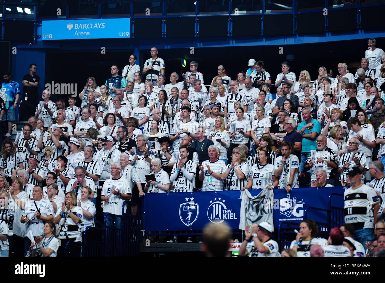 Fans THW Kiel GER, Montpellier Handball vs. THW Kiel, Handball, EHF ...