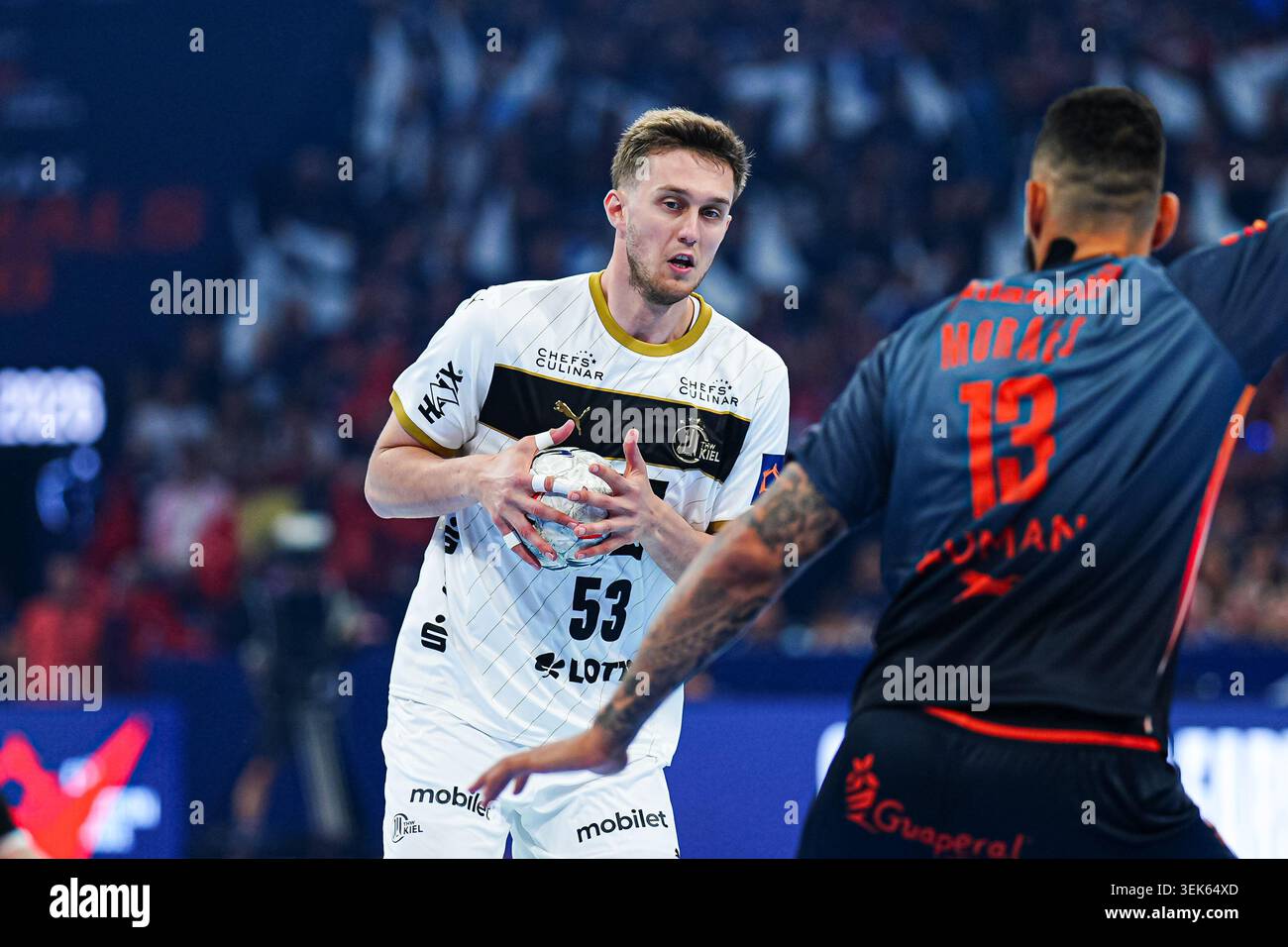 Nikola Bilyk (THW Kiel, #53) GER, Montpellier Handball vs. THW Kiel ...