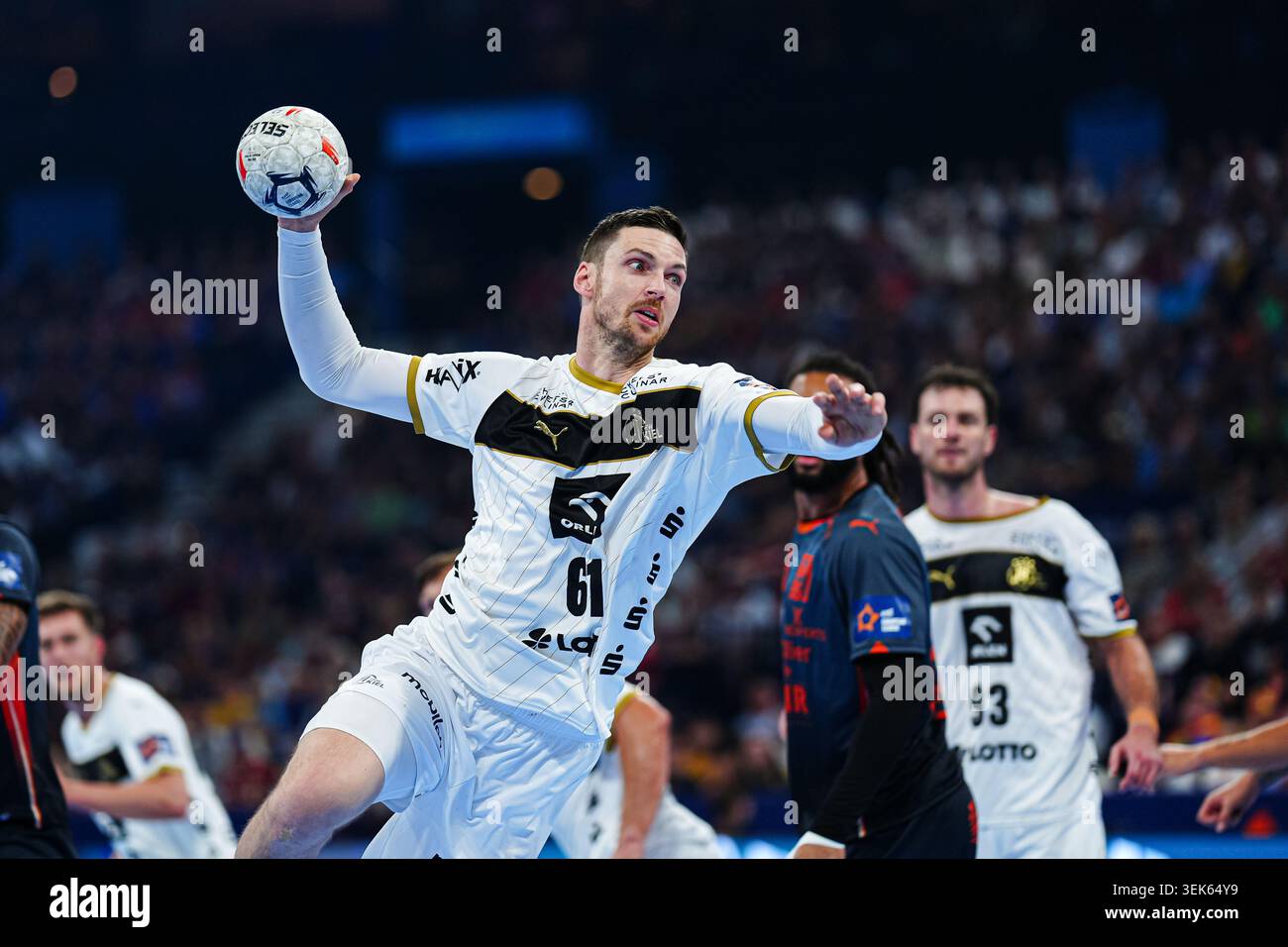 Wurf/Tor Hendrik Pekeler (THW Kiel, #61) GER, Montpellier Handball vs ...