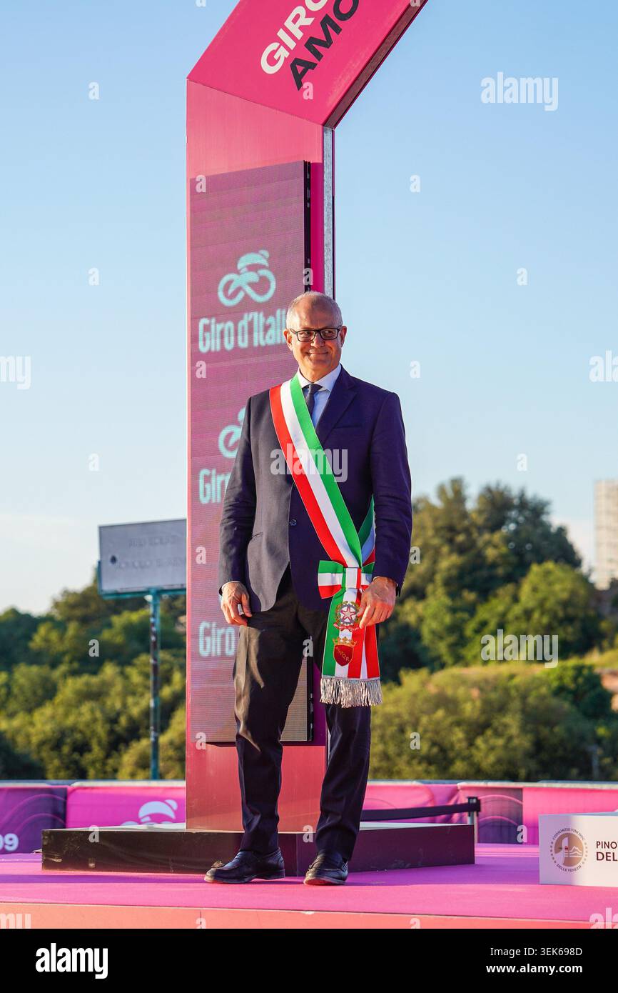 IPA85234284 - Roberto Gualtieri, major of Rome, at the awards ceremony ...