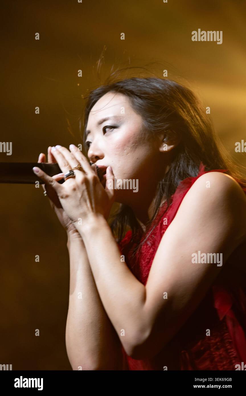 IPA85147962 - London, Sarah Kinsley live at Koko. Pictured: Sarah ...