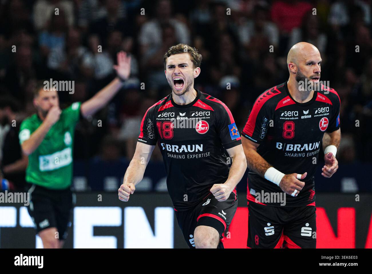 Goal celebration [goal celebration] Florian Drosten (MT Melsungen, #18 ...