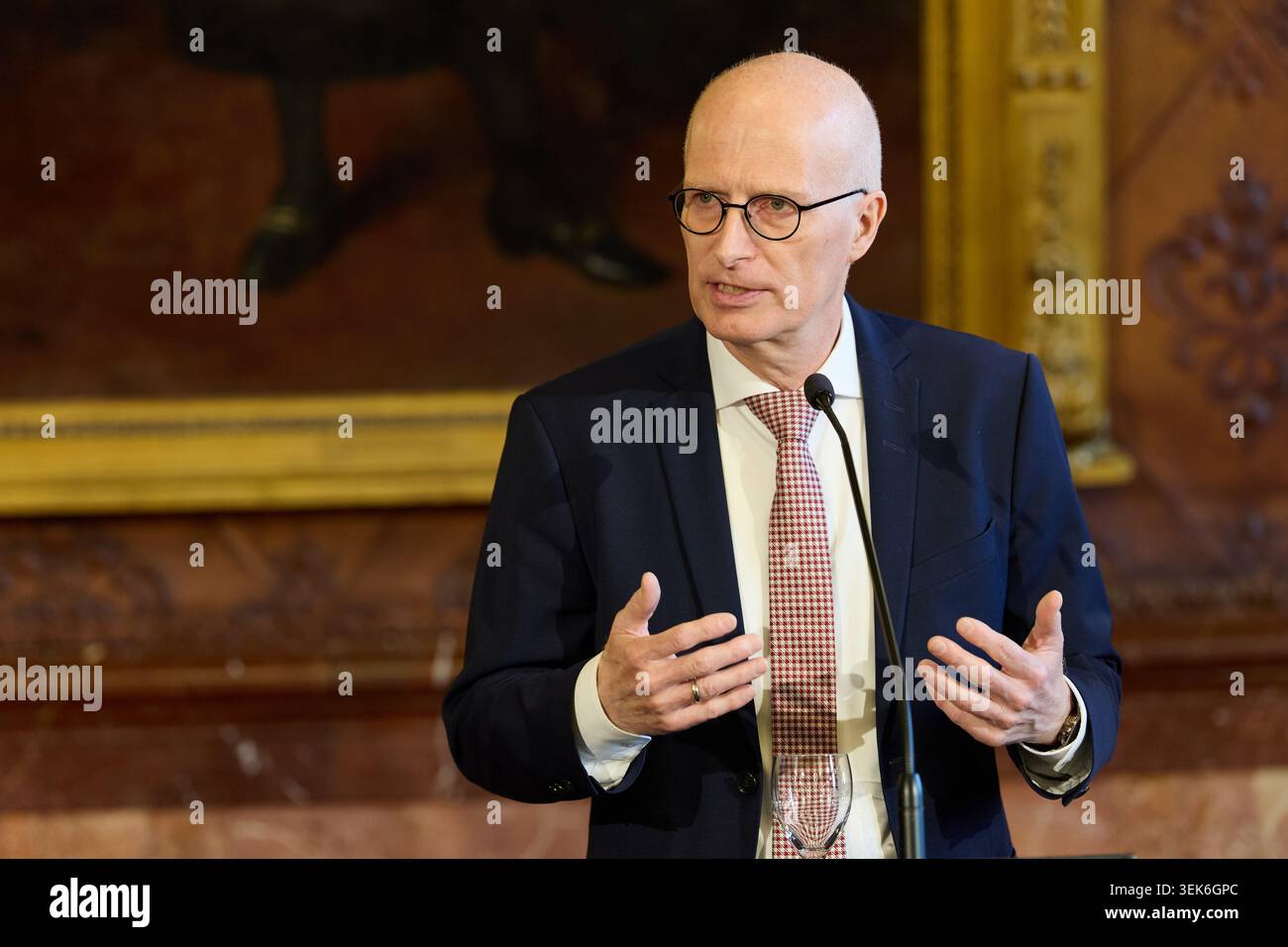 01 June 2026, Hamburg: Peter Tschentscher (SPD), First Mayor, gives a ...