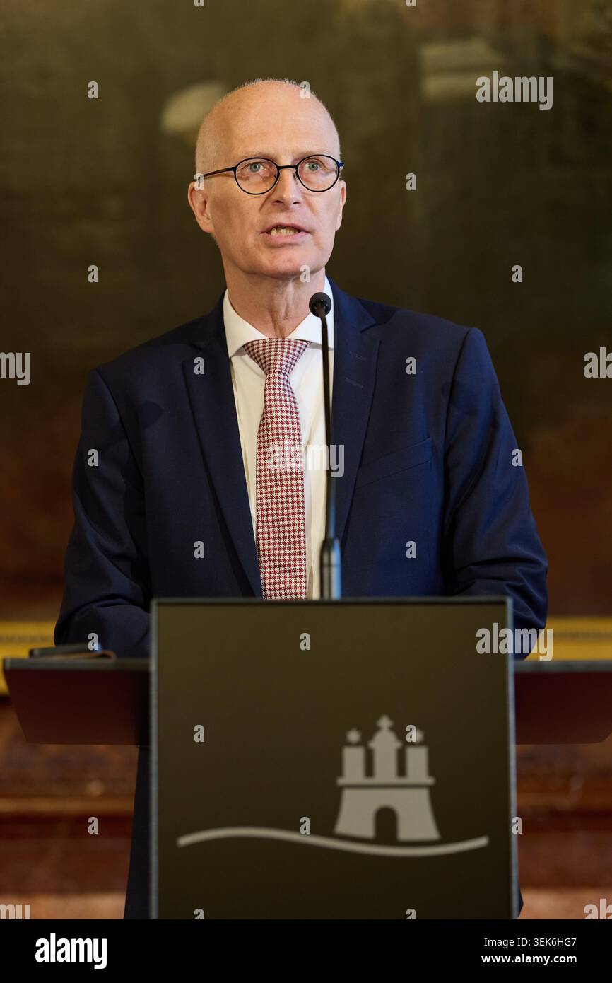 01 June 2026, Hamburg: Peter Tschentscher (SPD), First Mayor, gives a ...