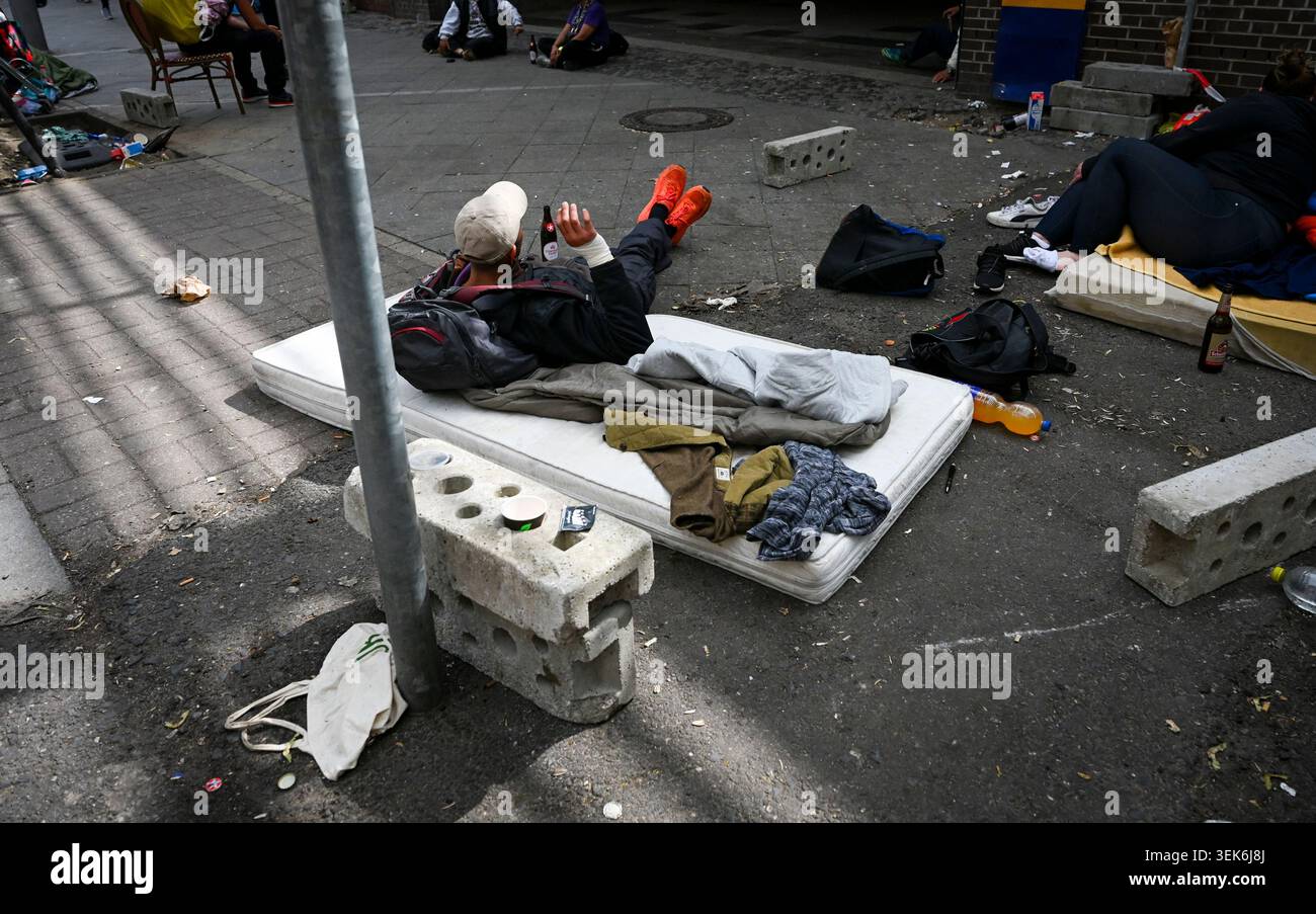01 June 2026, Berlin: Homeless people can be seen at Bahnhof Zoo in ...