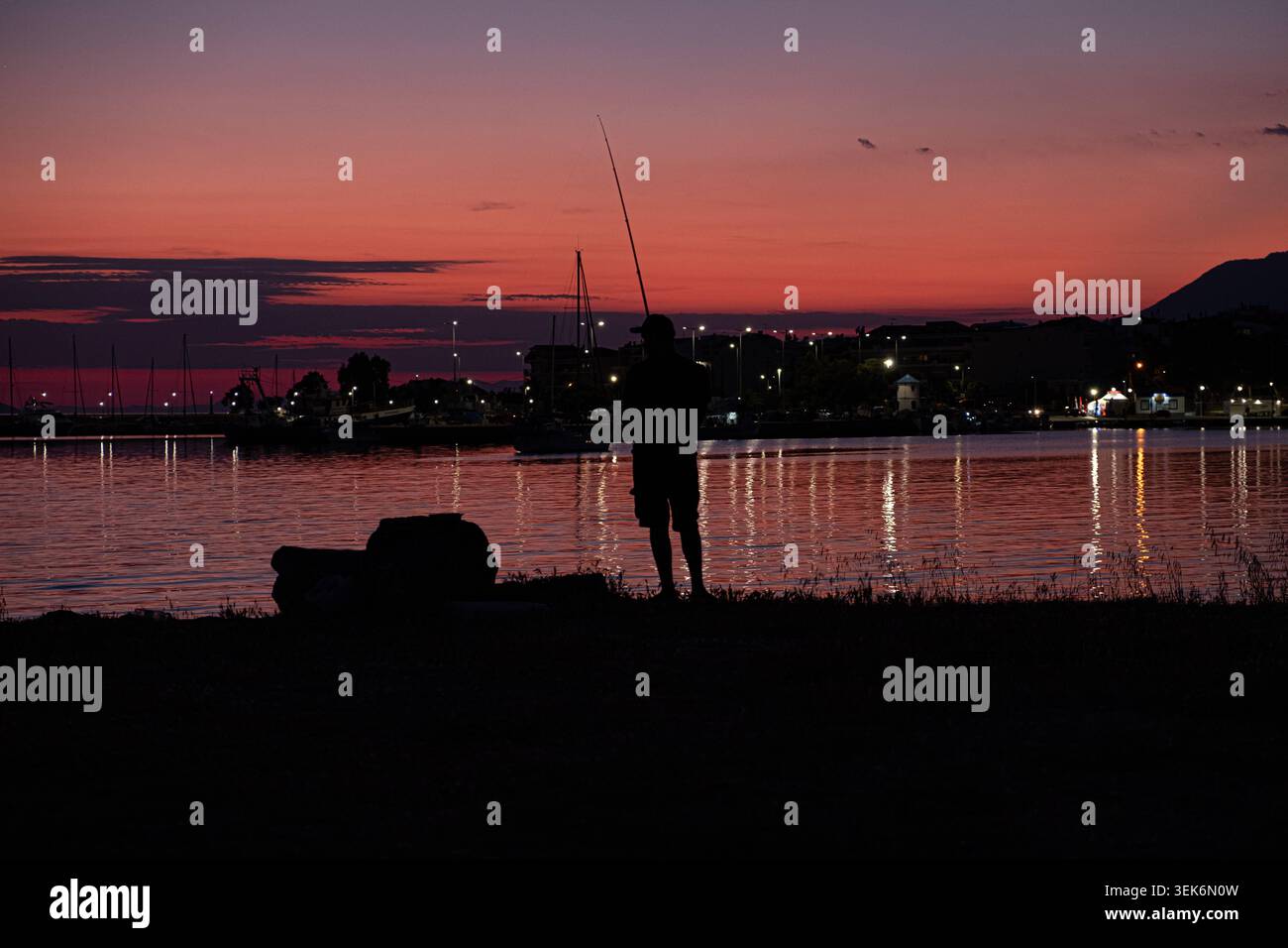 Sonnenuntergang vor Nea Artaki auf der Insel Euboea am 26. Mai 2026 ...