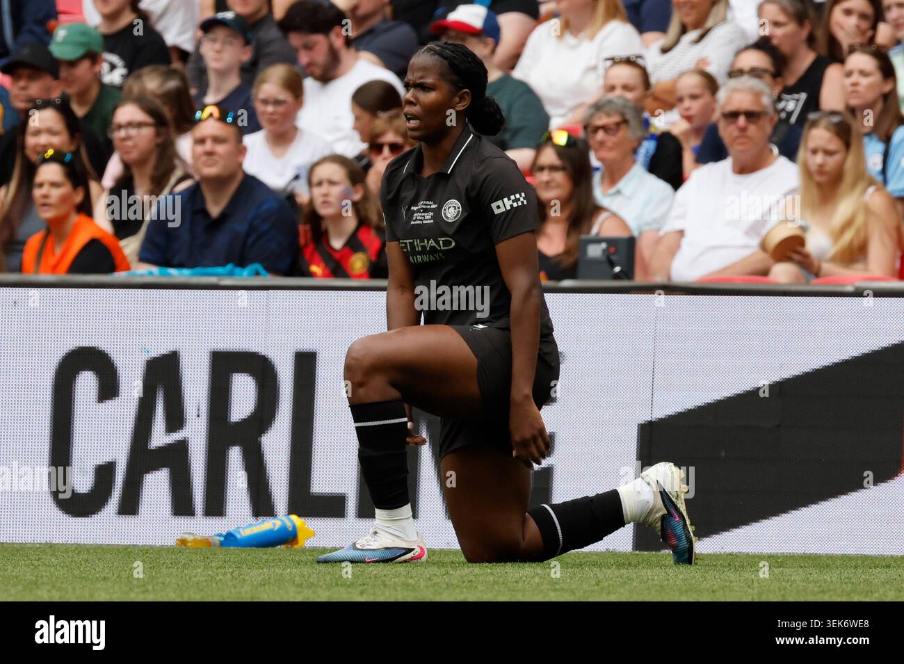 LONDON, ENGLAND - Khadija(Bunny)Shaw of Manchester City WFC in action ...