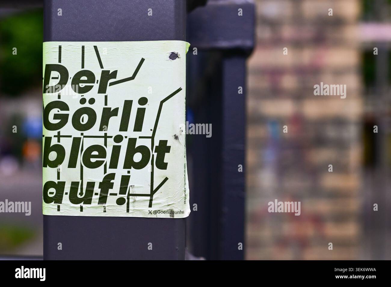 01 June 2026, Berlin: A sticker with the inscription "Görli stays open ...