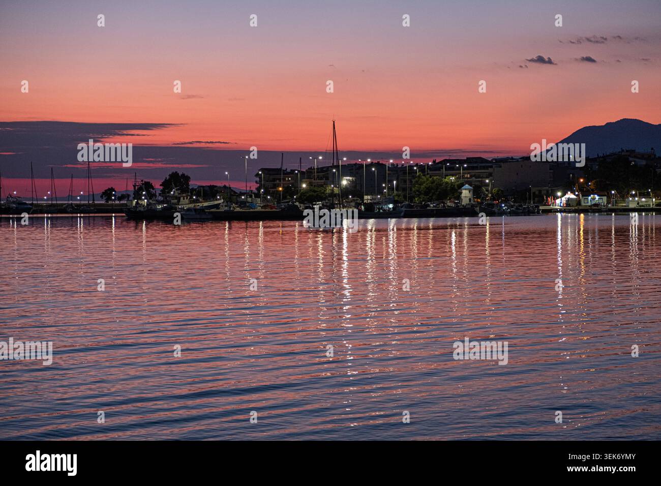 Sonnenuntergang vor Nea Artaki auf der Insel Euboea am 26. Mai 2026 ...