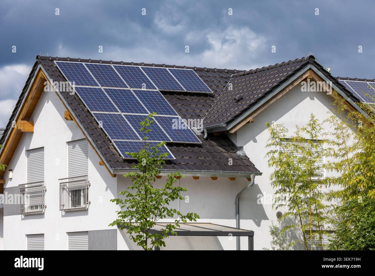 Einfamilienhaus mit Photovoltaikanlage *** Detached house with ...