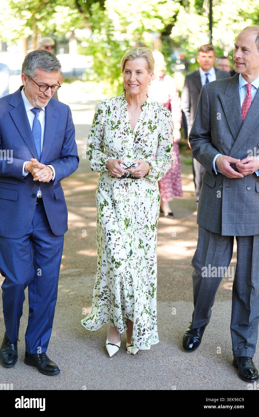 The Duke and Duchess of Edinburgh visiting Estrela Garden in Lisbon, as ...