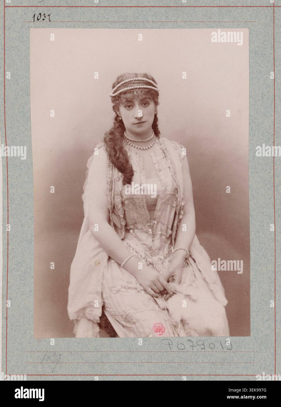 Belle epoque actor portrait studio photograph paris hi-res stock ...