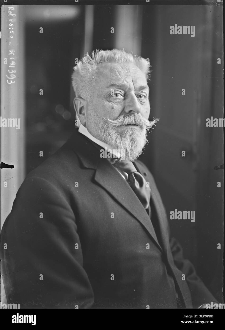 French interwar visual documentation hi-res stock photography and ...