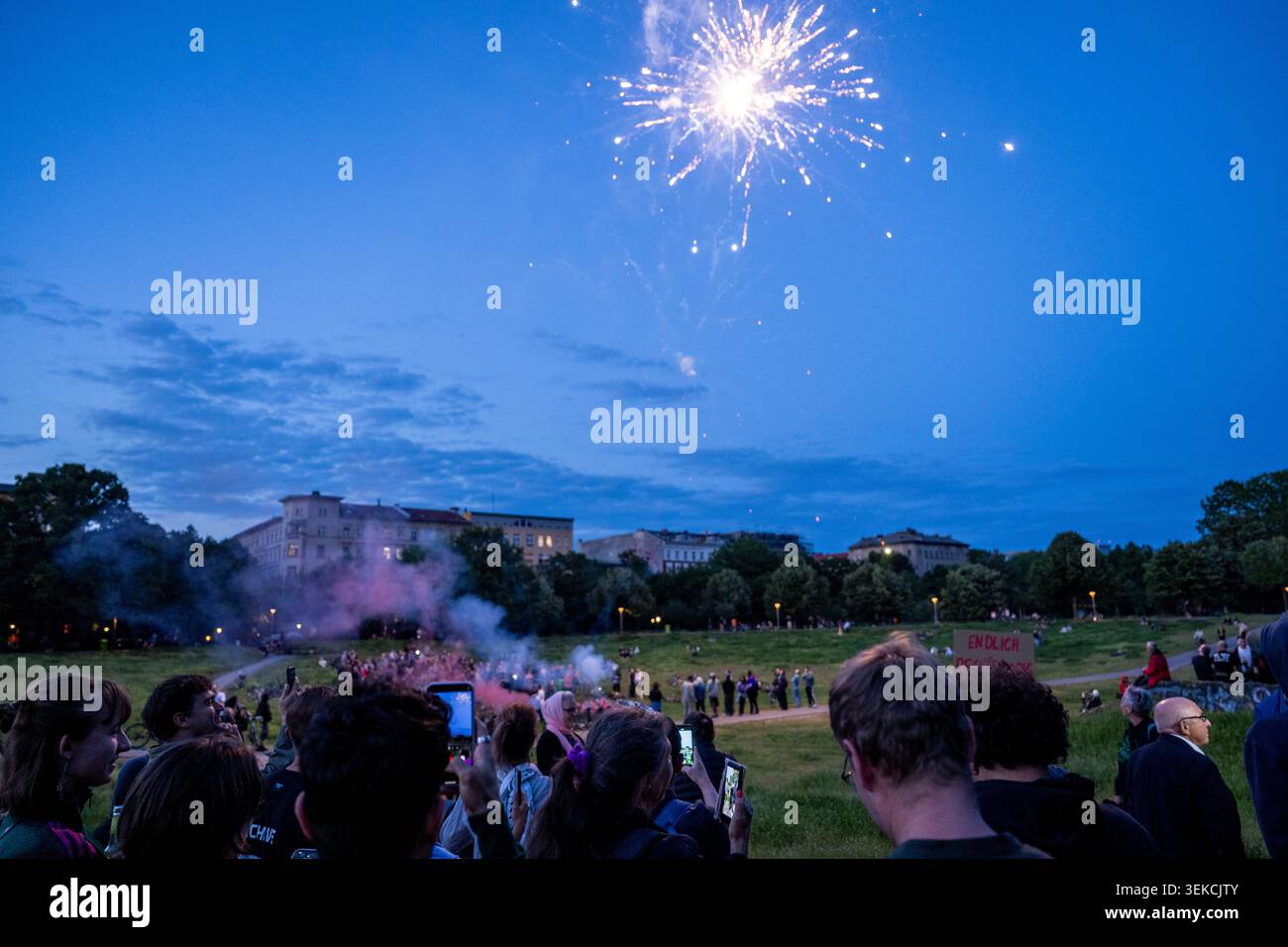 01 June 2026, Berlin: Visitors set off fireworks in Görlitzer Park. The ...