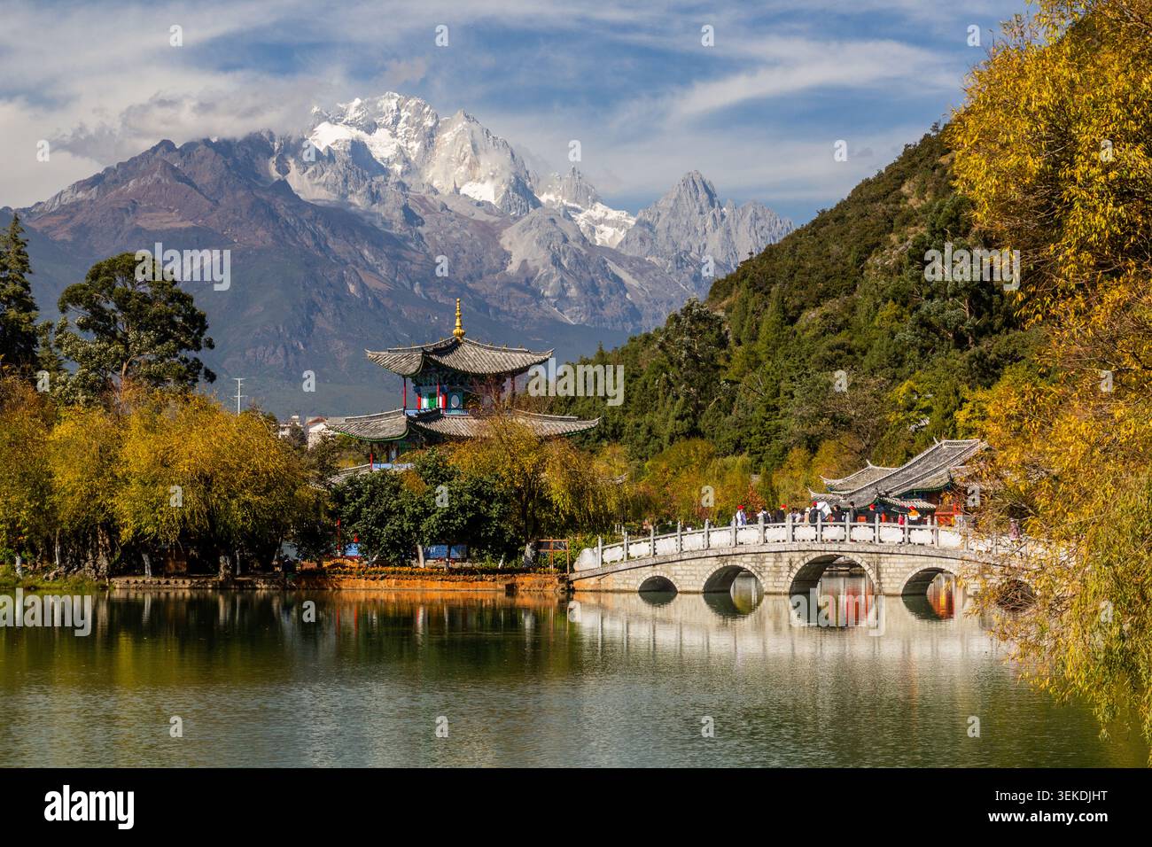 Jade Dragon Snow Mountain behind Black Dragon Pool in Lijiang, Yunnan ...