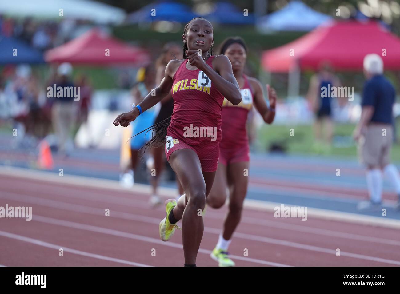 Saniah Varnado of Long Beach Wilson wins girls 400m heat in 54.42 ...