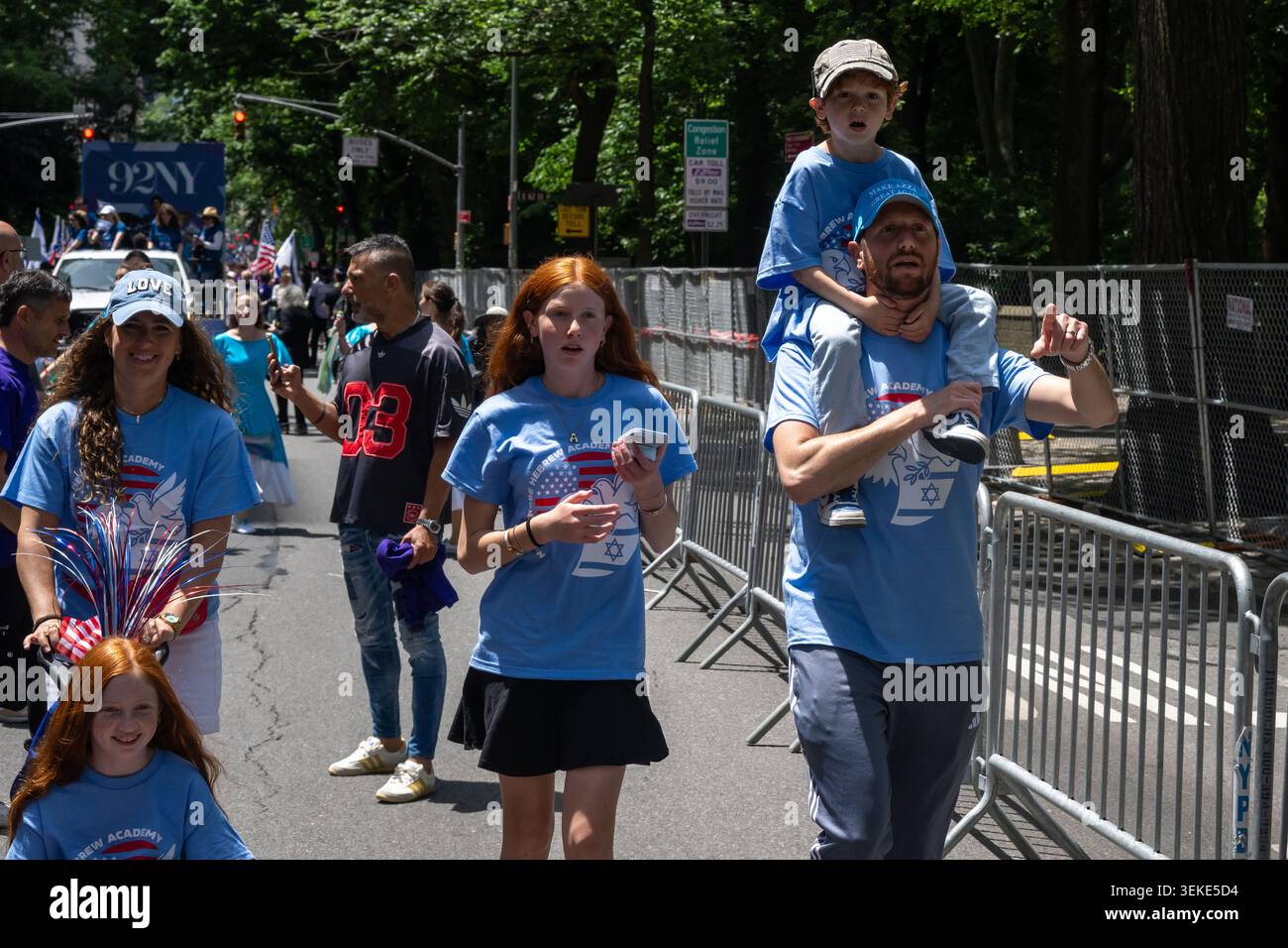 Celebrants march during the Israel Day Parade on Fifth Avenue. (Photo ...