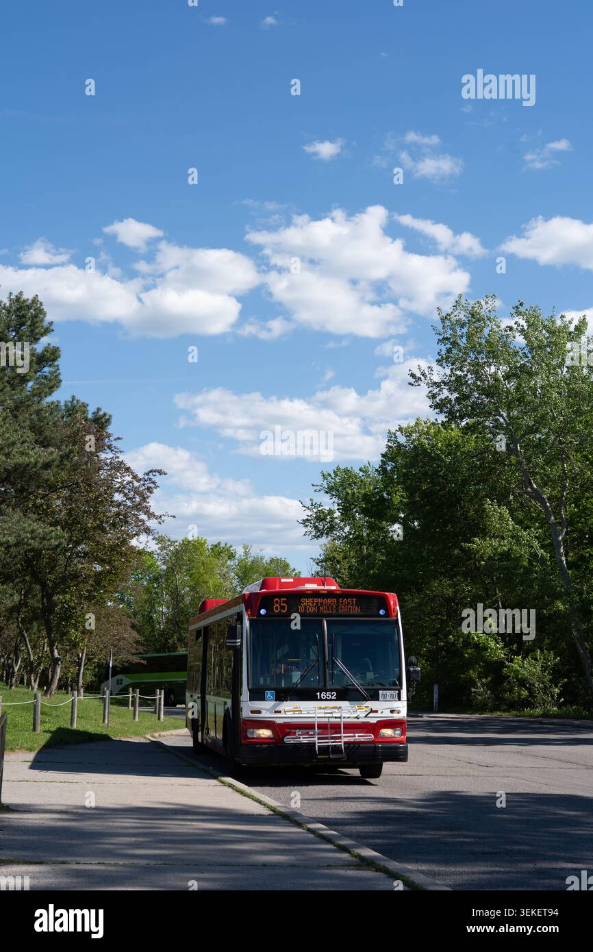 A Toronto Transit Commission bus on route 85 Sheppard East to Don Mills ...