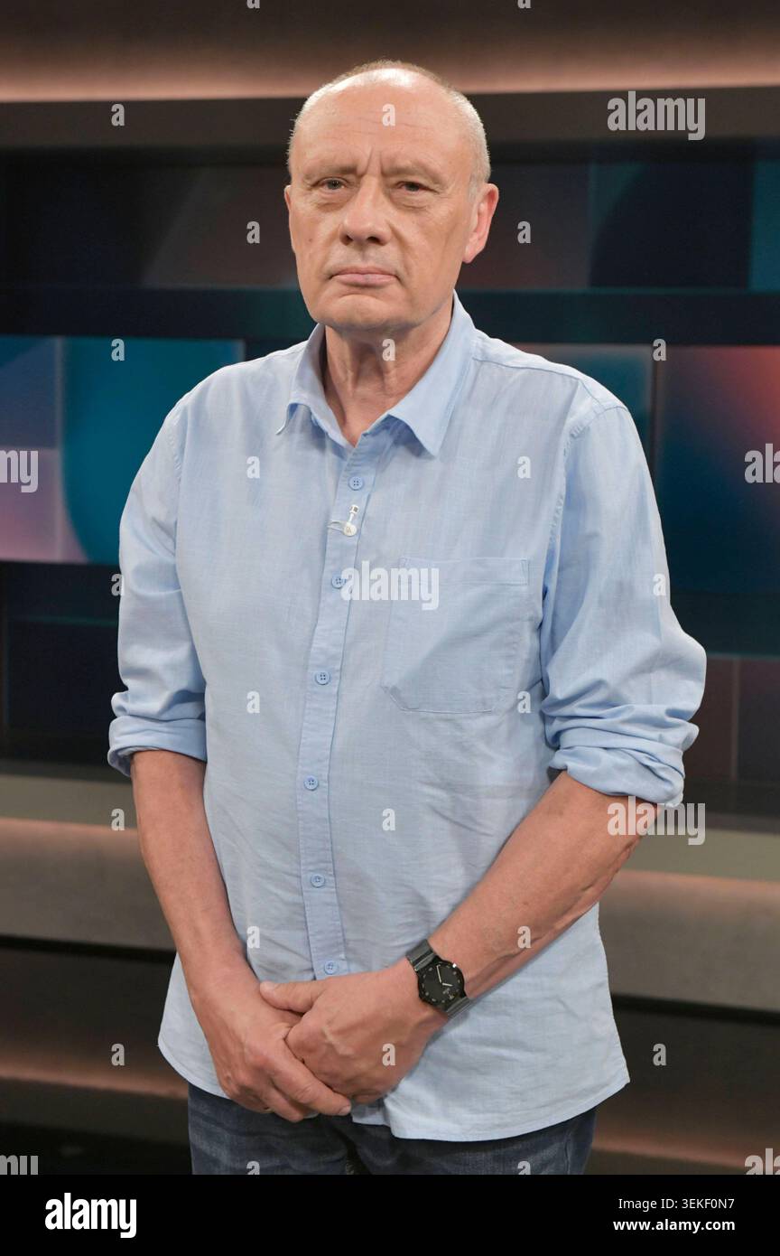 Torsten Rogge in der ARD-Talkshow hart aber fair im Studio Adlershof ...