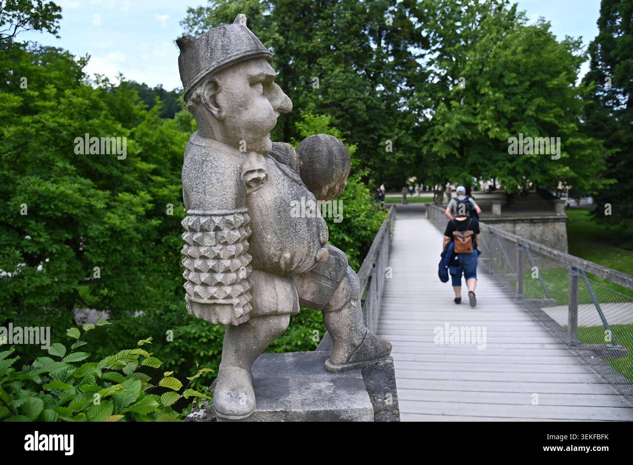 Sazburger Zwergerlgarten,Mirabellgarten,steinerne Gartenzwerge.Zwerge ...
